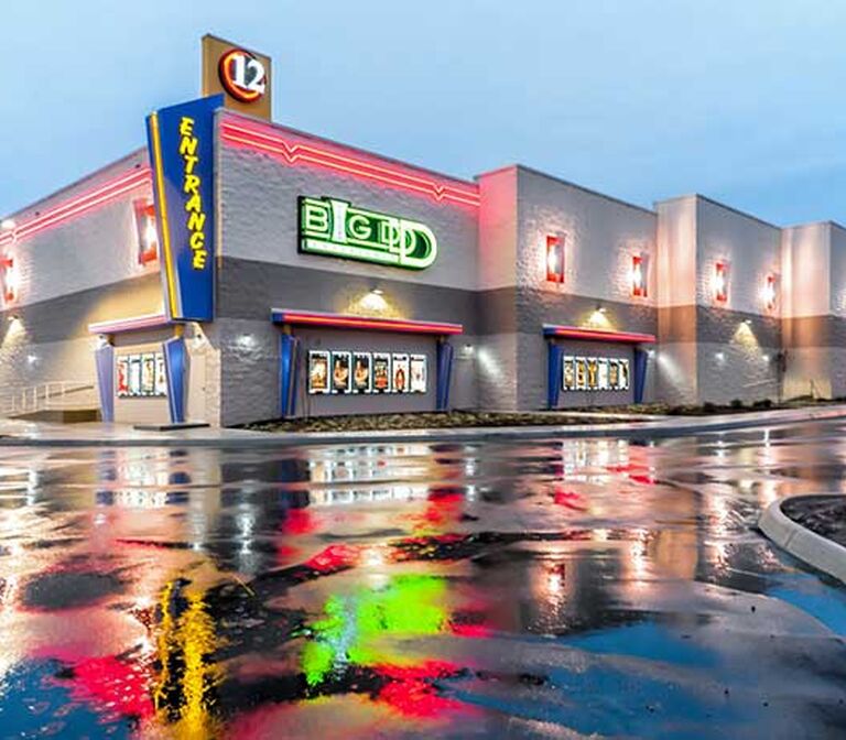 Carmike Cinemas with Irwin Seating model 71.12.2.2 Signature rocker