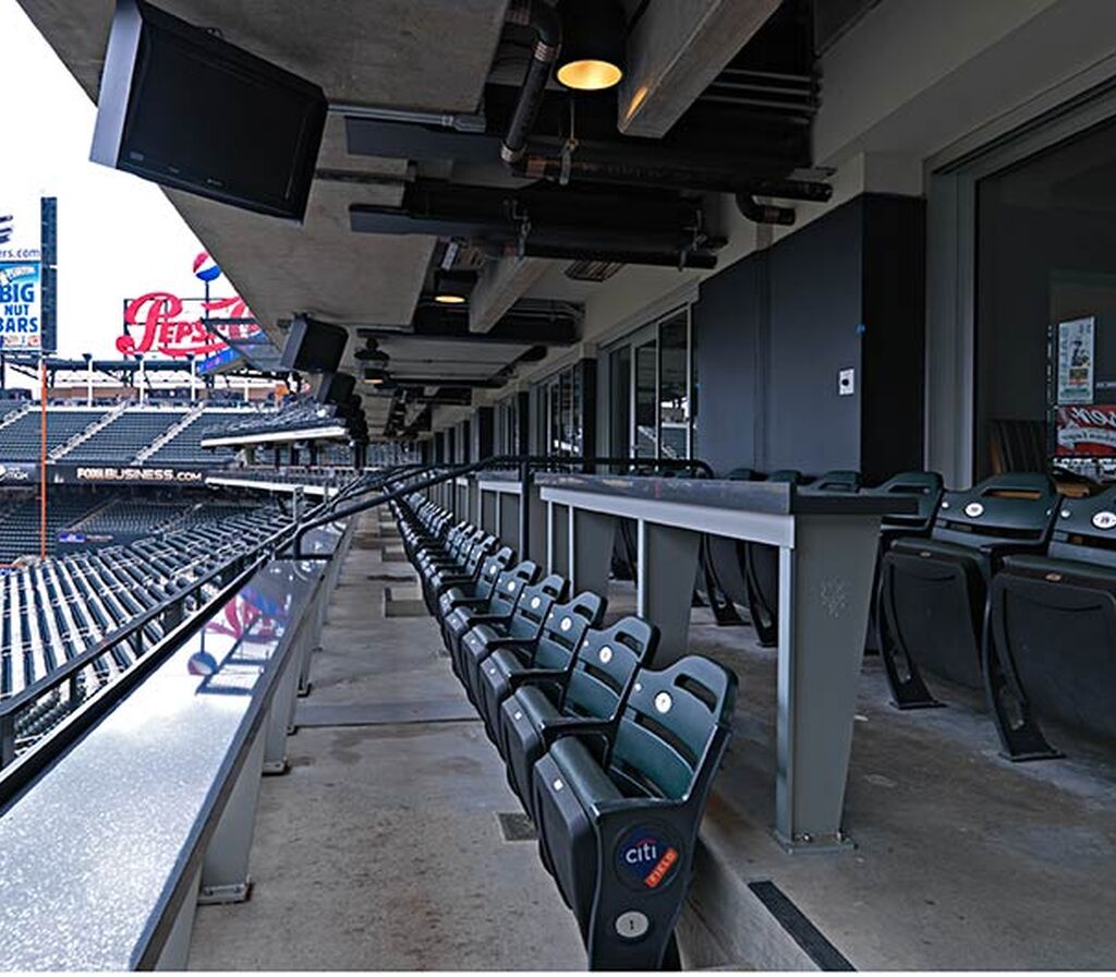 New York Mets Citi Field stadium seating with models 39.45.35.35…